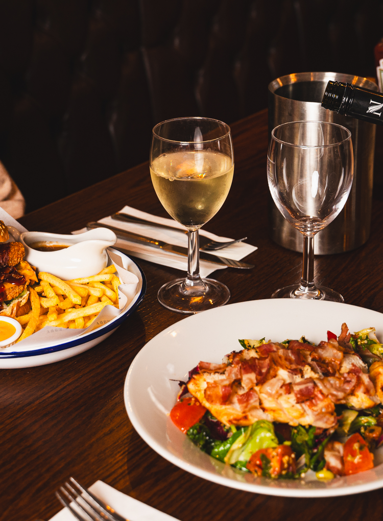 The Old Lane in Chippenham - Pub & Restaurant